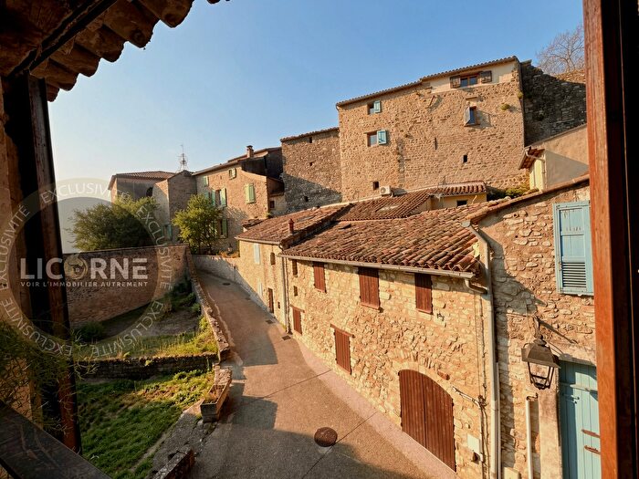 Maison 9 pièces à vendre à Saint-Martin-de-Castillon