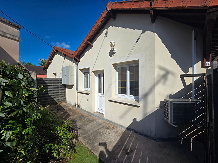 Saint-Julien-les-Villas - Maison 2 pièces à vendre