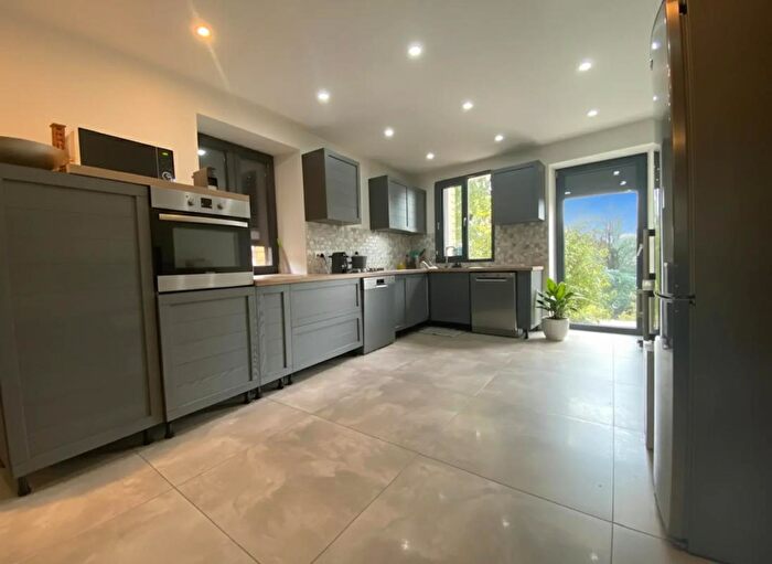 Maison à vendre - Château-Chinon Ville - 5 pièces - 3 chambres