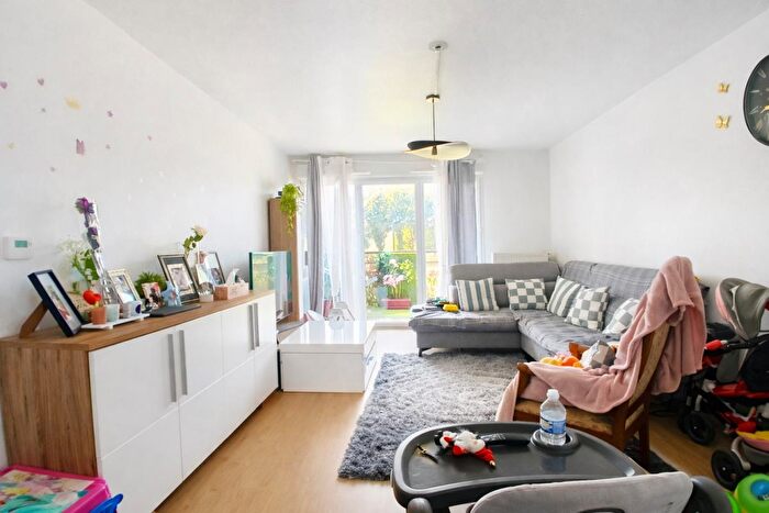 Bussy-Saint-Georges, Violennes, Village : Appartement 3 pièces à vendre