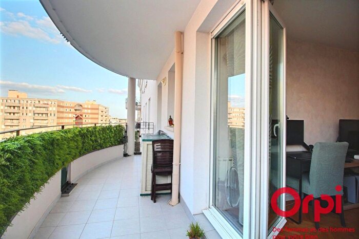 Appartement à vendre - Montigny-le-Bretonneux, Saint-Quentin - 3 pièces - 2 chambres