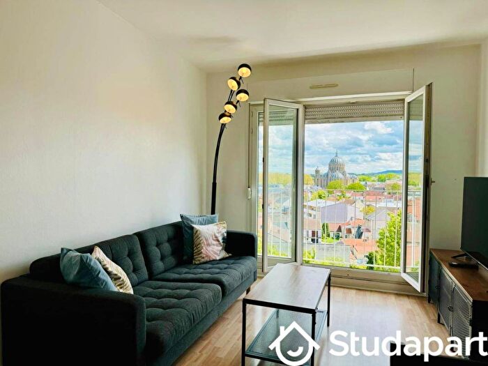 Appartement 5 pièces à louer à Maison Blanche-Wilson, Reims