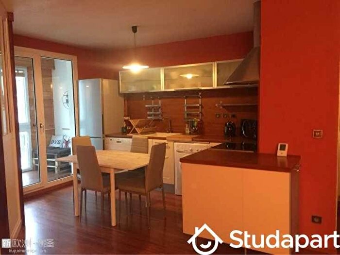 Appartement à louer - Berriat-Ampere, Grenoble - 1 pièce - 3 chambres