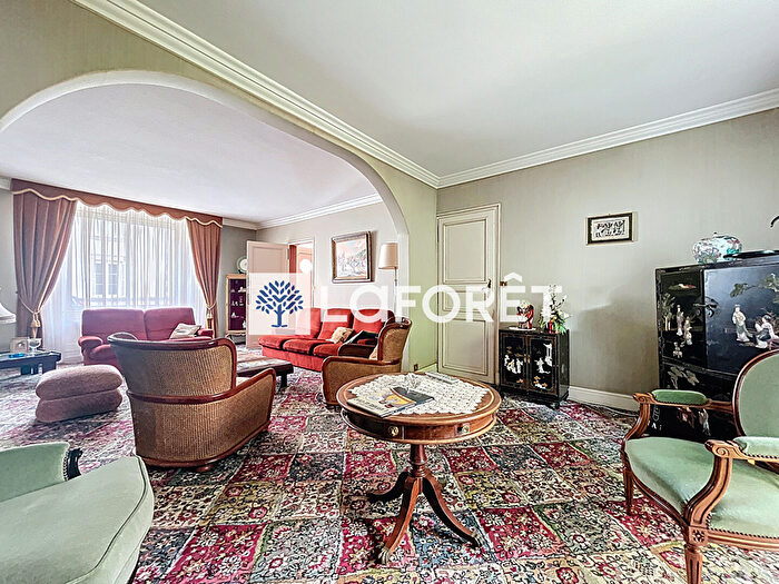 Maison à vendre - Nueil-les-Aubiers - 9 pièces - 7 chambres