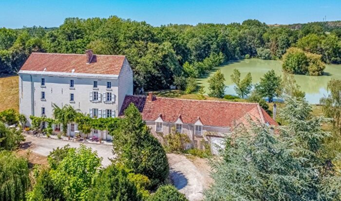 Saint-Georges-sur-Cher : Maison 15 pièces à vendre