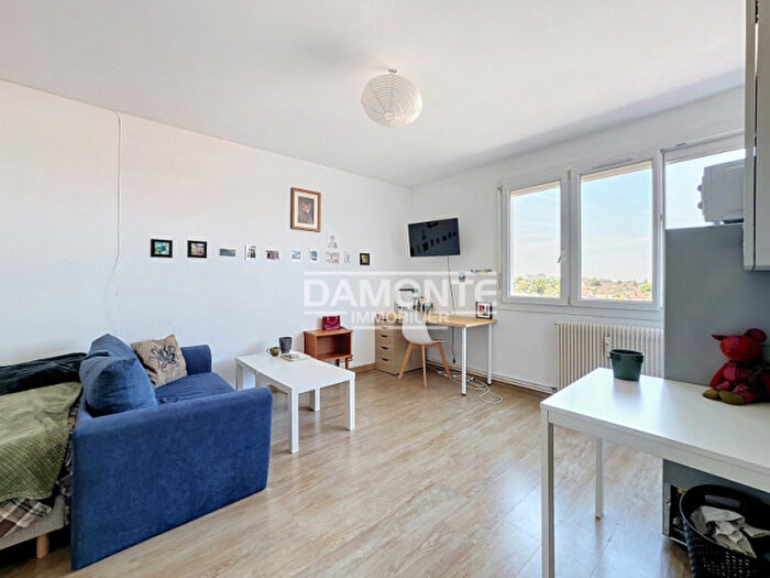 Appartement 1 pièce à louer - Saint-Julien-les-Villas