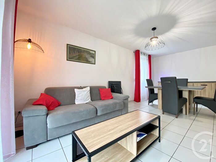 Appartement à louer - Belley - 3 pièces - 2 chambres