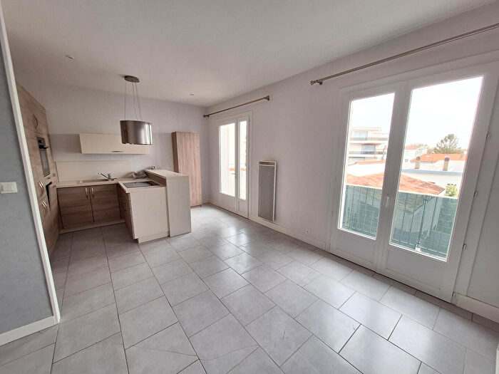 Appartement à louer - Royan, Centre-ville - 2 pièces - 1 chambre