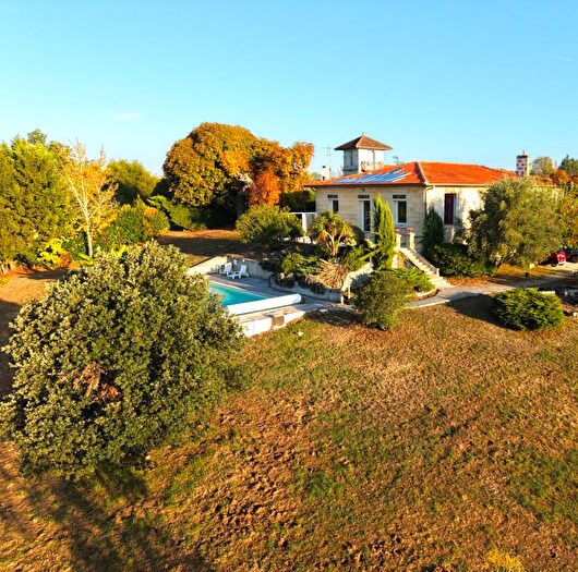 Maison 8 pièces à vendre à Pompignac
