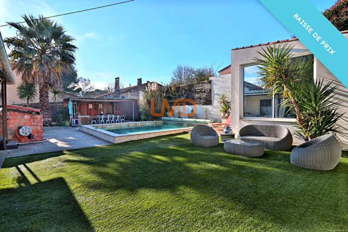 Maison à vendre - Marseille e  - 8 pièces - 3 chambres