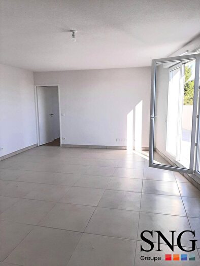 Appartement à louer - Hôpital, Nîmes - 4 pièces - 3 chambres