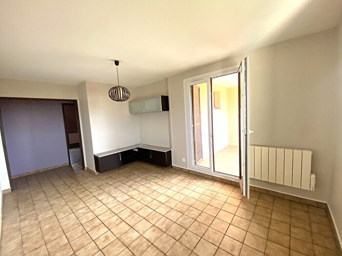 Appartement à louer - Saint-Dizier, La Tambourine, La Noue - 3 pièces - 2 chambres