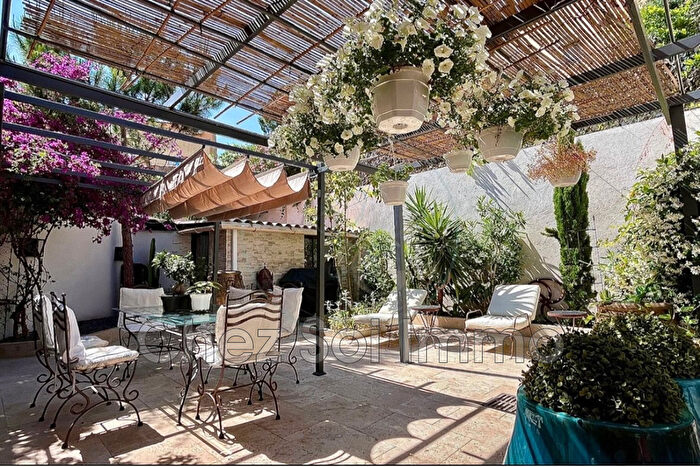 Maison à vendre - Cogolin, Centre-ville, Subeiran, Pas de Grimaud - 5 pièces - 4 chambres