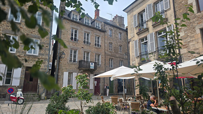 Maison 8 pièces à vendre à Dinan