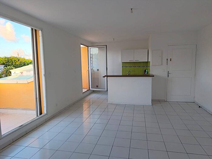Appartement 3 pièces à Saint-François, à louer
