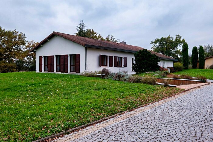 Maison à louer - Ouest, Dardilly - 7 pièces - 4 chambres