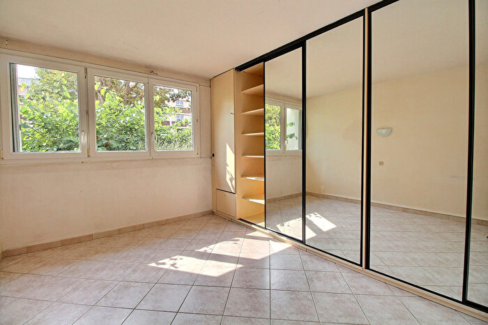 Appartement à vendre - Colombes, Europe - 3 pièces - 2 chambres