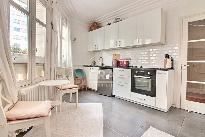 Clichy, Entrée de Ville : Appartement 2 pièces à vendre