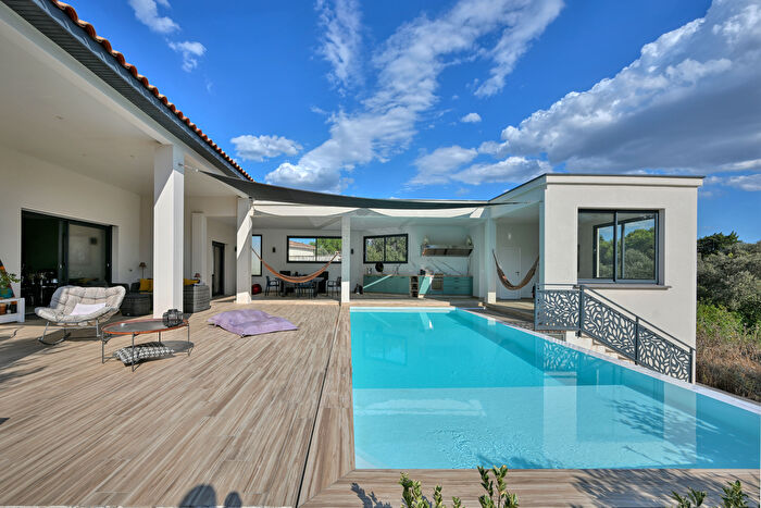 Maison 6 pièces à Nîmes, Vacquerolles, Golf, à vendre