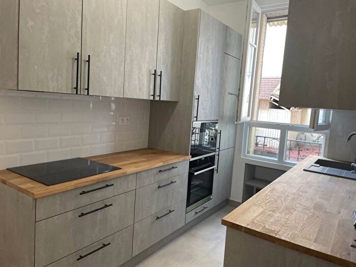 Appartement à louer - Centre-Gare, Chantilly - 3 pièces - 2 chambres