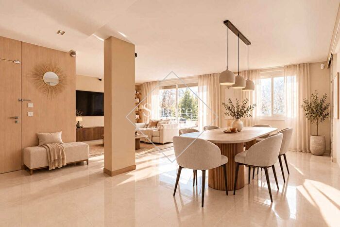 Neuilly-sur-Seine, Parc de Neuilly : Appartement 5 pièces à vendre