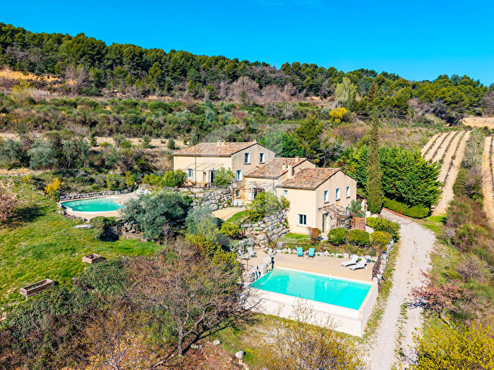 Maison à vendre - Vaison-la-Romaine - 14 pièces - 11 chambres