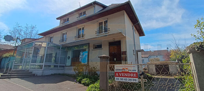 Maison à vendre - Fontenay-le-Fleury, Hôtel de ville - 10 pièces - 8 chambres
