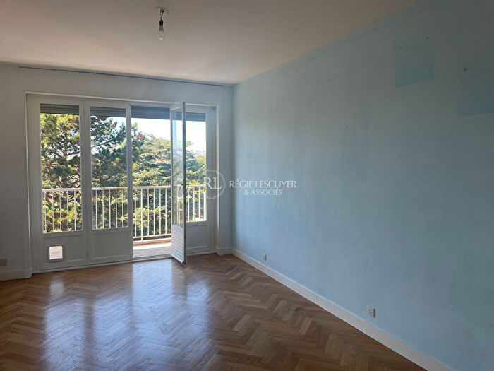 Caluire-et-Cuire, Cuire-le-bas, Cuire-le-Haut : Appartement 3 pièces à louer