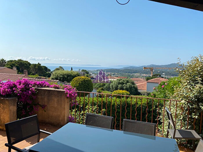 Maison 4 pièces à louer - Bormes-les-Mimosas, Centre-ville, Le Pin