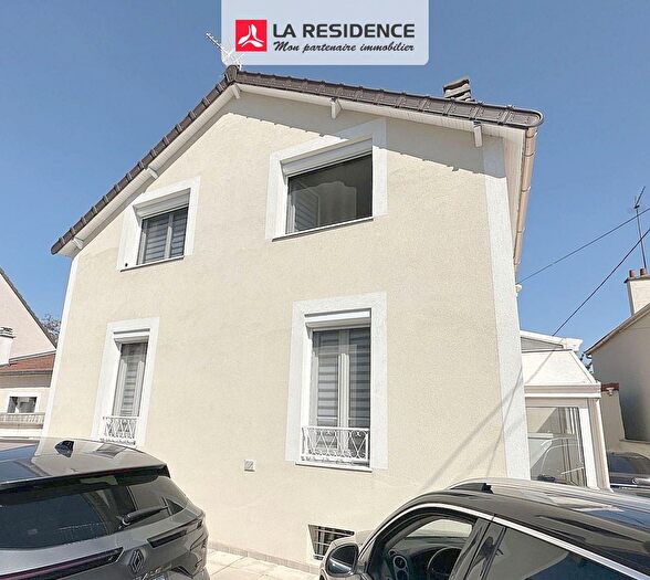 Pierrefitte-sur-Seine : Maison 6 pièces à vendre
