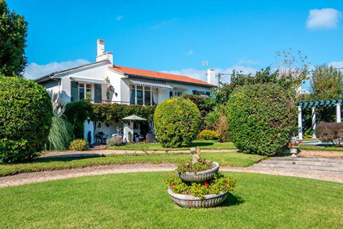 Maison à vendre - Anglet, Chambre dAmour - 9 pièces - 6 chambres