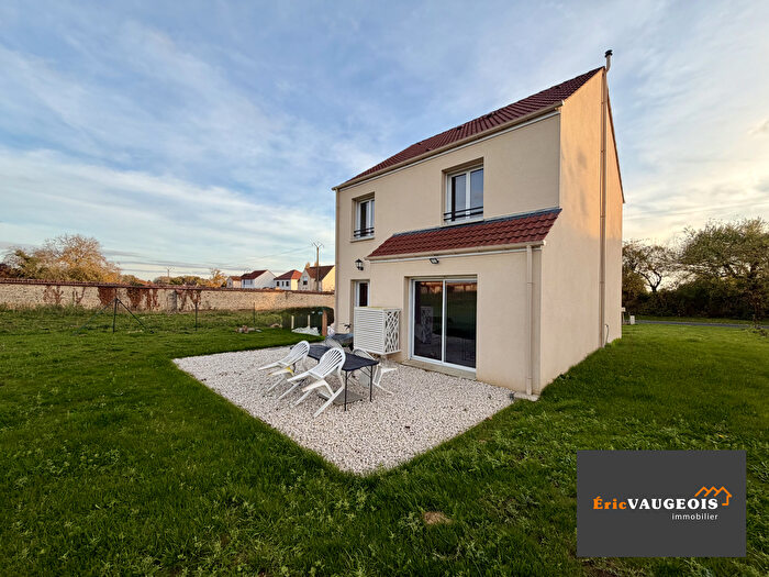 Maison à vendre - Saint-Germain-sous-Doue - 4 pièces - 3 chambres