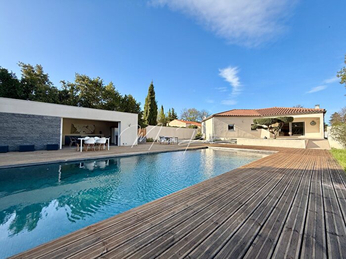 Maison 7 pièces à Saint-Estève, à vendre