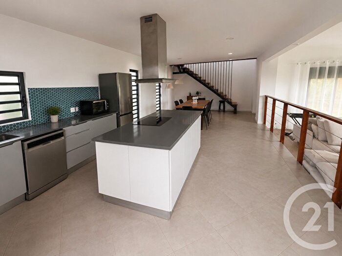 Maison 4 pièces à Saint-Denis, La Montagne 15ème, à louer
