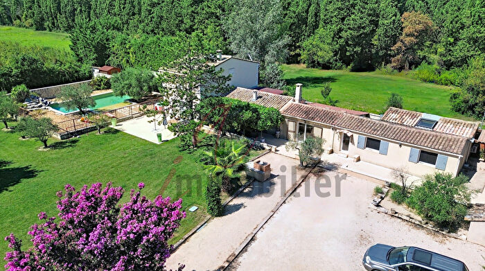 Maison 9 pièces à Noves, à vendre