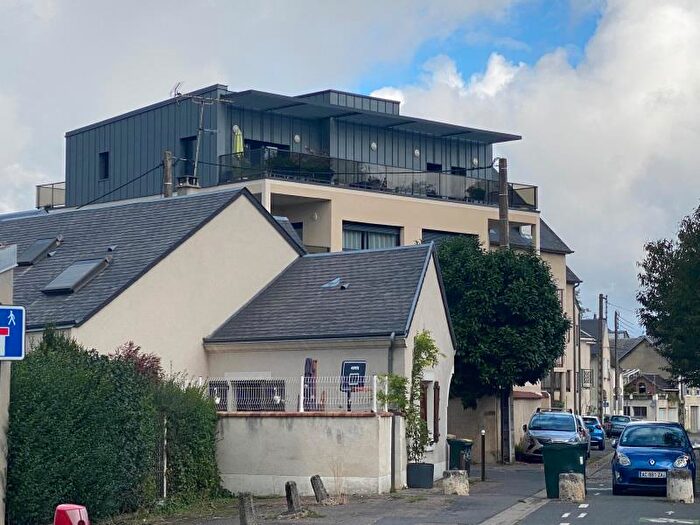 Appartement à louer - Bourges, Centre-ville, Charlet, Lahitolle, Pignoux, Sembat - 5 pièces - 3 chambres