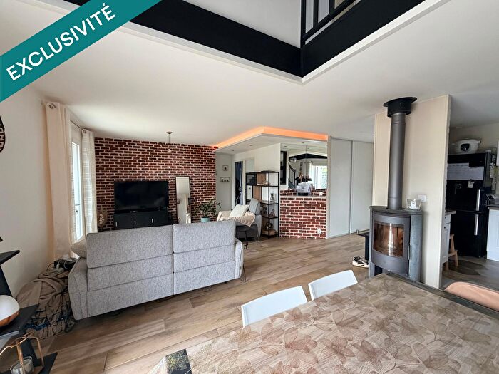 Maison à vendre - Saint-Rémy-en-Rollat - 5 pièces - 4 chambres