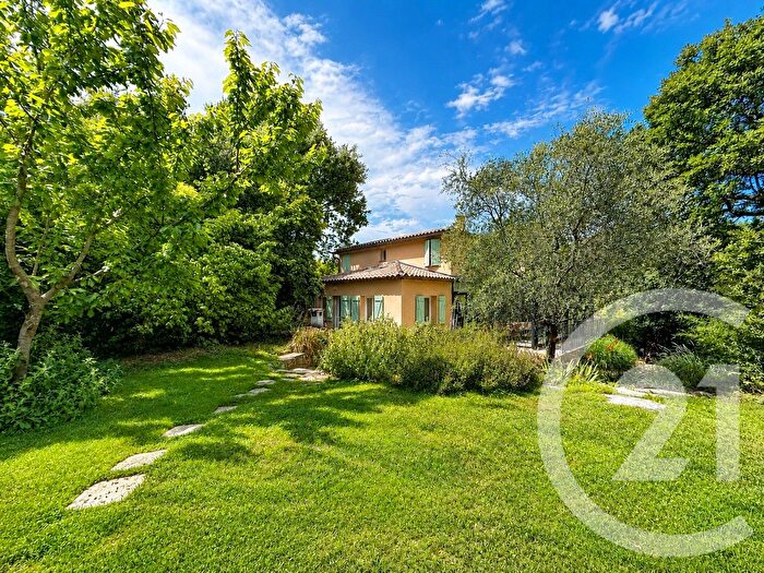 Roquefort-les-Pins : Maison 7 pièces à louer