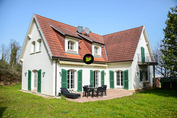 Maison à vendre - Hésingue - 8 pièces - 4 chambres