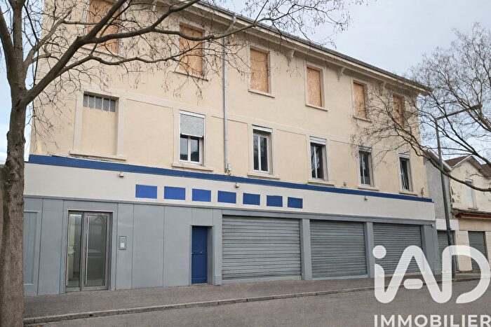 Décines-Charpieu, Centre-ville - Appartement 1 pièce à vendre