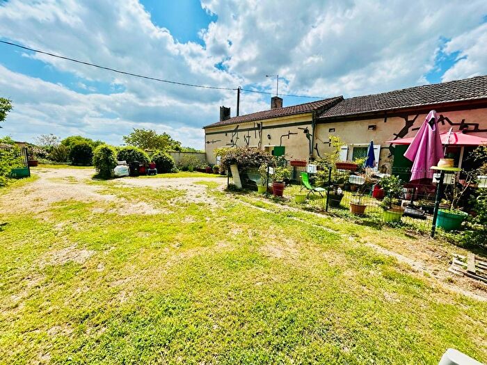 Maison à vendre - Mézin - 8 pièces - 3 chambres