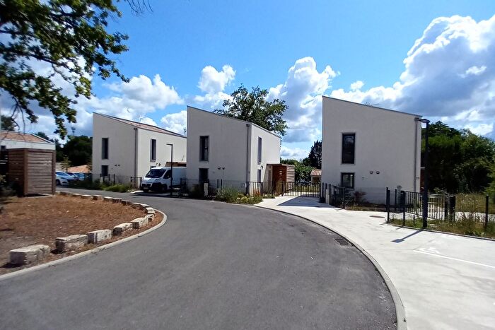 Maison à vendre - Saint-Sulpice-et-Cameyrac - 4 pièces - 3 chambres