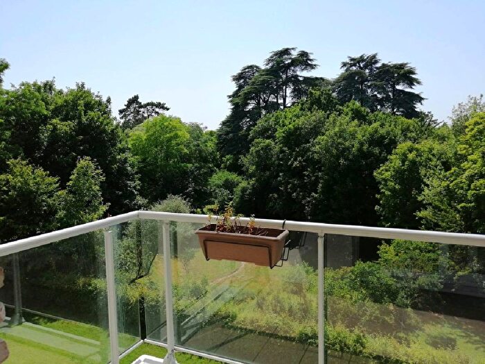 Appartement à louer - Tours, Sainte-Radegonde, IUT - 2 pièces - 1 chambre