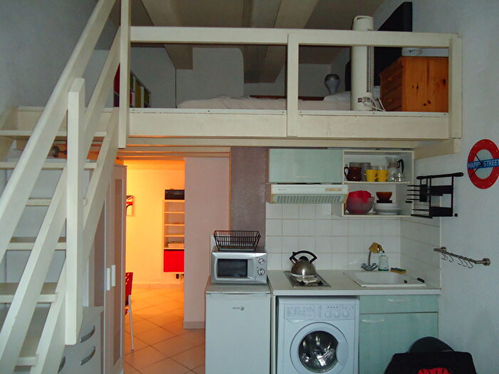 Appartement à louer - Aix-en-Provence, Centre-ville - 1 pièce