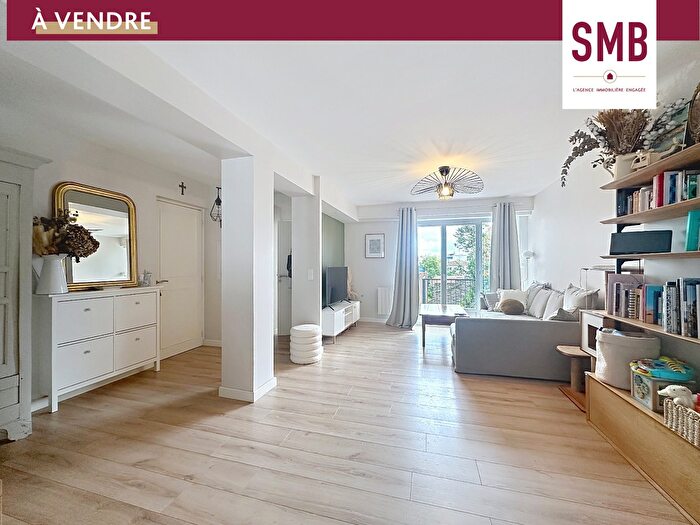 Appartement à vendre - Pau, Centre-ville - 4 pièces - 3 chambres