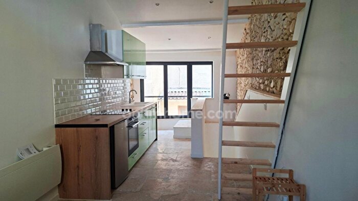 Maison 2 pièces à vendre à Mézel