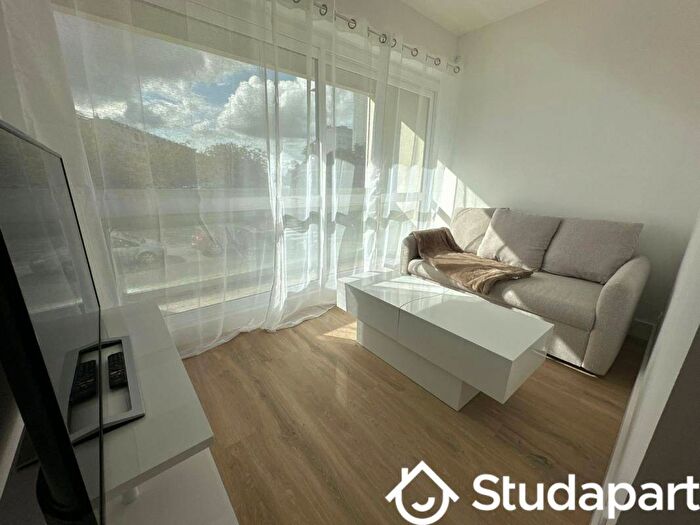 Appartement à louer - Couronneries, Poitiers - 1 pièce - 3 chambres