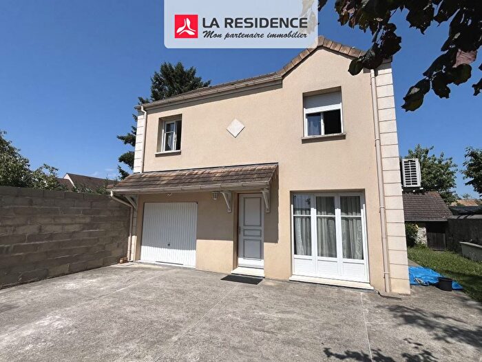 Maison 6 pièces à Soindres, à vendre