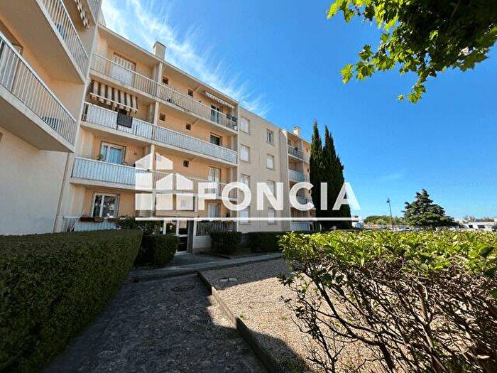 Appartement 4 pièces à Avenue de Marseille-Liourat, Vitrolles, à louer