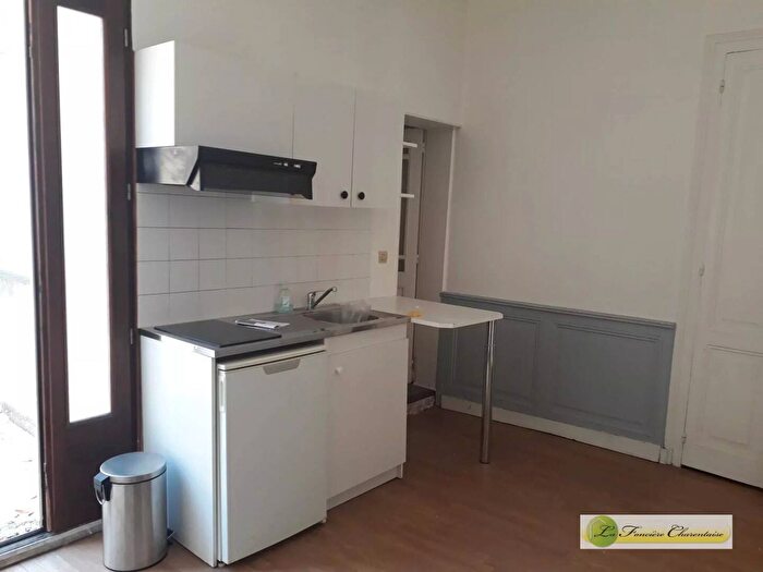 Vieil Angoulême-Centre Ville : Appartement 2 pièces à louer